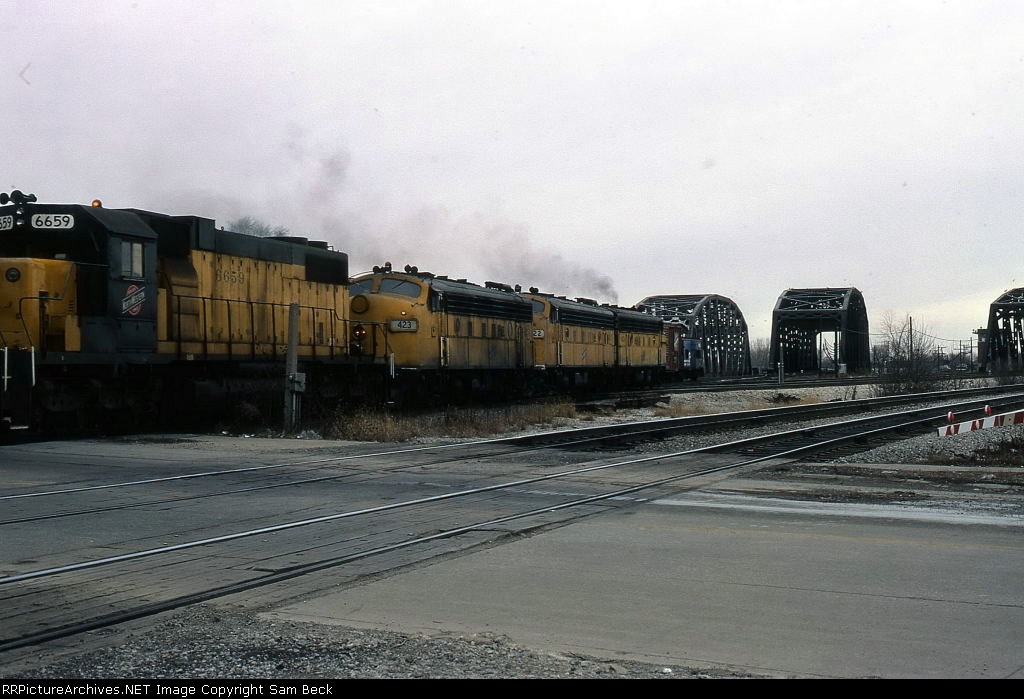 CNW 6659, 423, 422, and 420